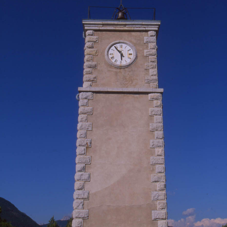 La Cité escarot et sa tour Aspres sur Buëch Provence Alpes Côte d