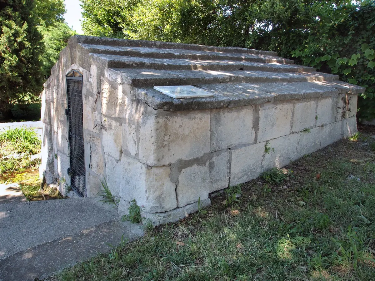 La Vieille Font (Fontvieille) | Provence-Alpes-Côte d'Azur Tourism