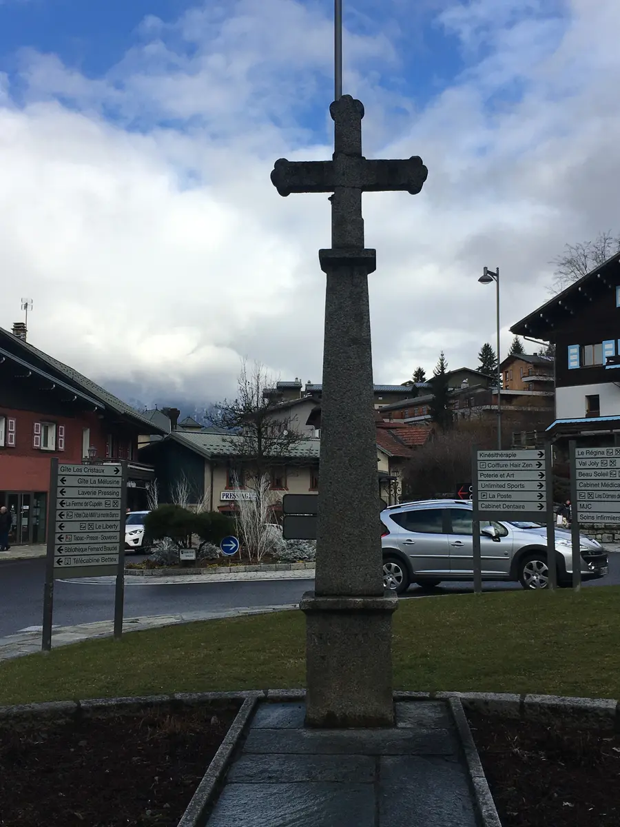 Croix square Maurice Martel (Saint-Gervais-les-Bains) | Saint-Gervais ...