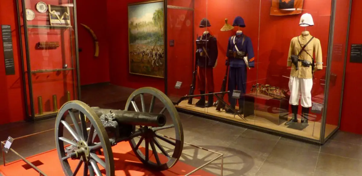 The uniform of the French Foreign Legion museum (Puyloubier) | Provence ...