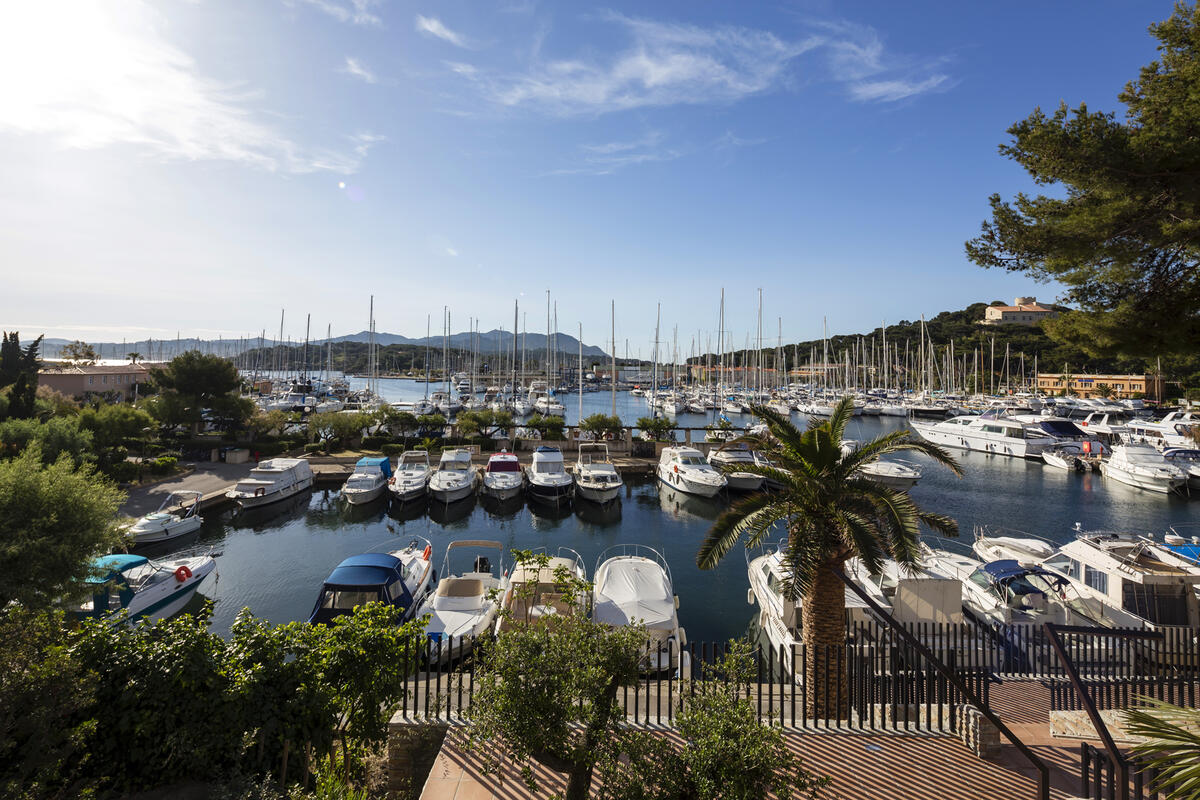 Port Saint-Pierre des Embiez (Six-Fours-les-Plages) | Provence-Alpes ...