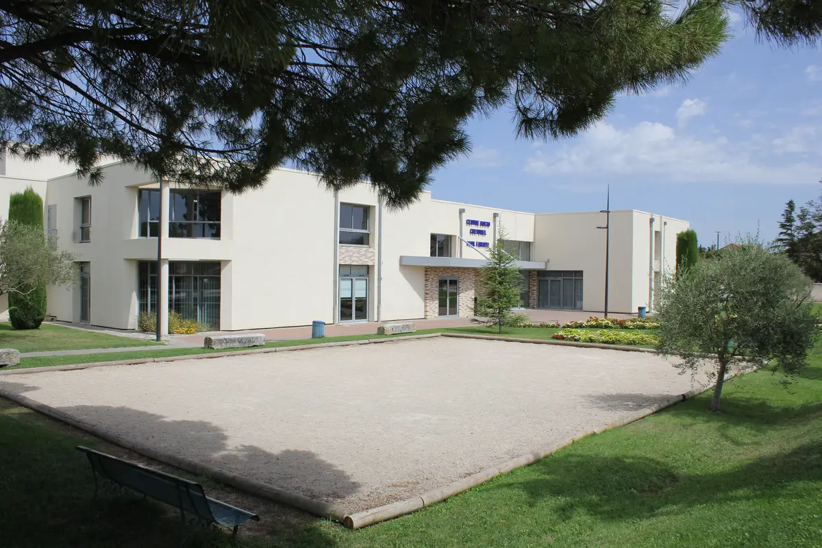 Centre Paul Faraud (Plan-d’Orgon) | Provence-Alpes-Côte d'Azur Tourism