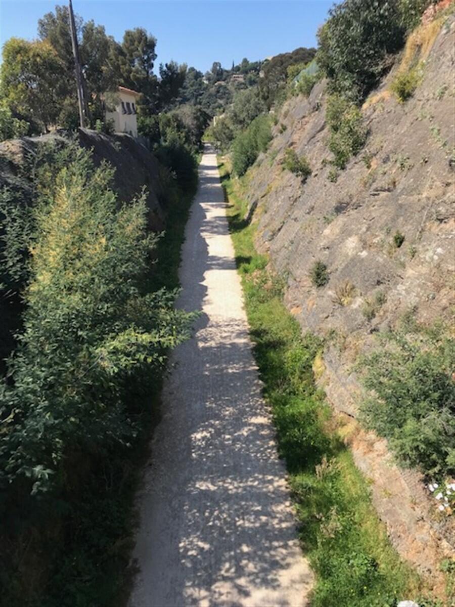 Randonnée facile sur l’Ancienne voie de chemin de fer (Rayol-Canadel ...