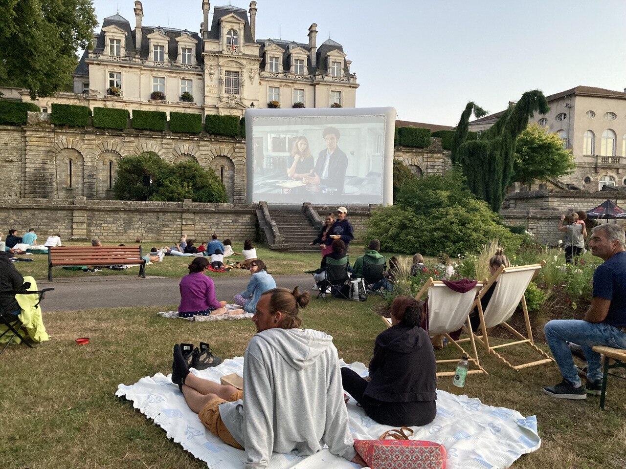 Projection plein air dans le parc du château Xertigny - Xertigny ...