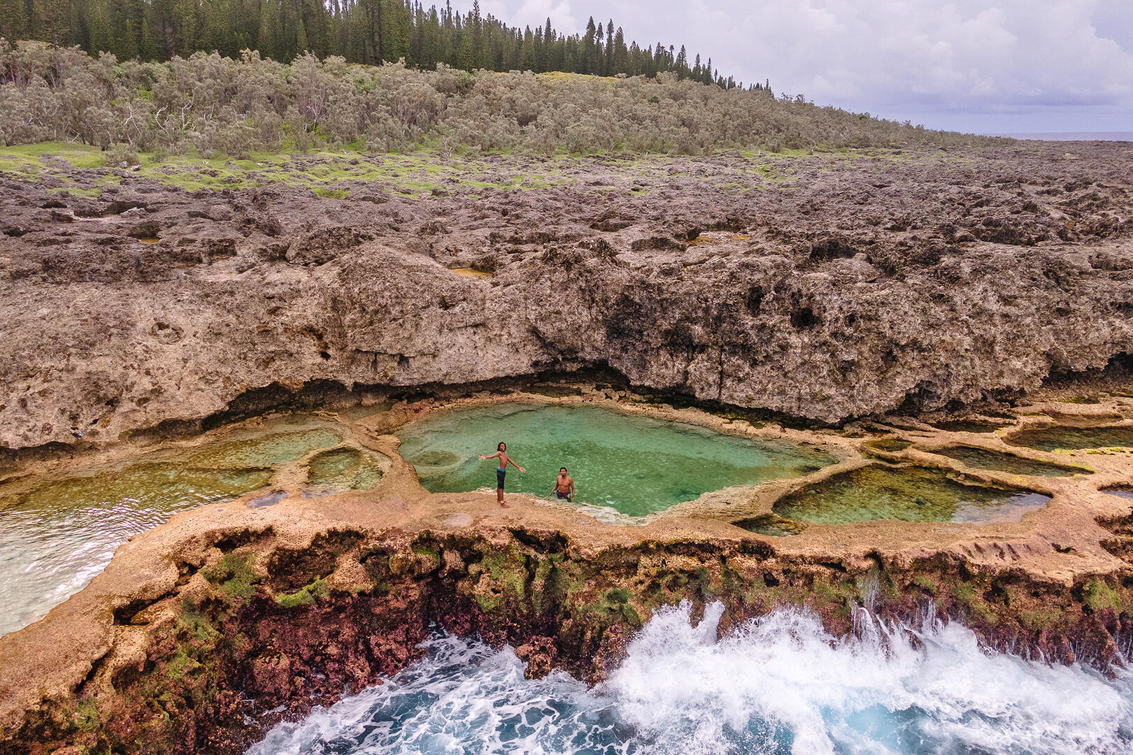 Randonnée aux marmites du Cap des Pins (Lifou) | Nouvelle-Calédonie ...