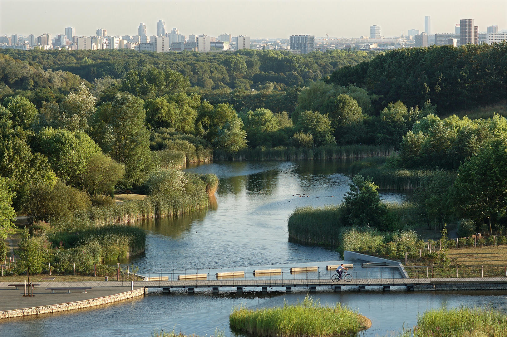 Parc départemental Georges Valbon - La Courneuve | Office de Tourisme ...
