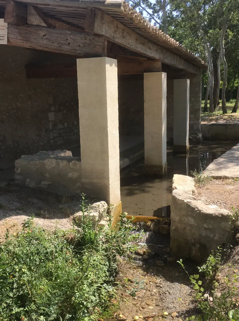 Lavoir du Lauron des femmes (Mollégès) | Provence-Alpes-Côte d'Azur ...