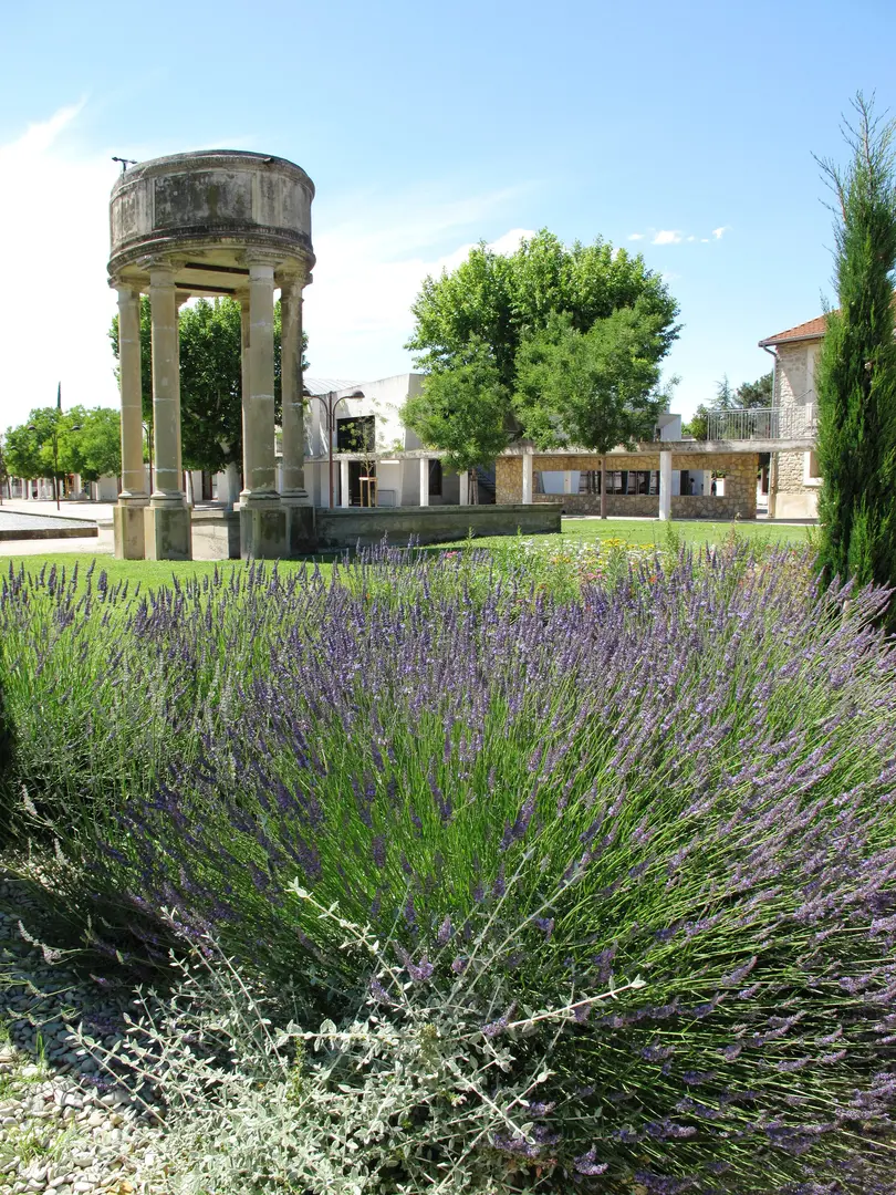Salle des fêtes du Château d’eau (Monteux) | Provence-Alpes-Côte d'Azur ...