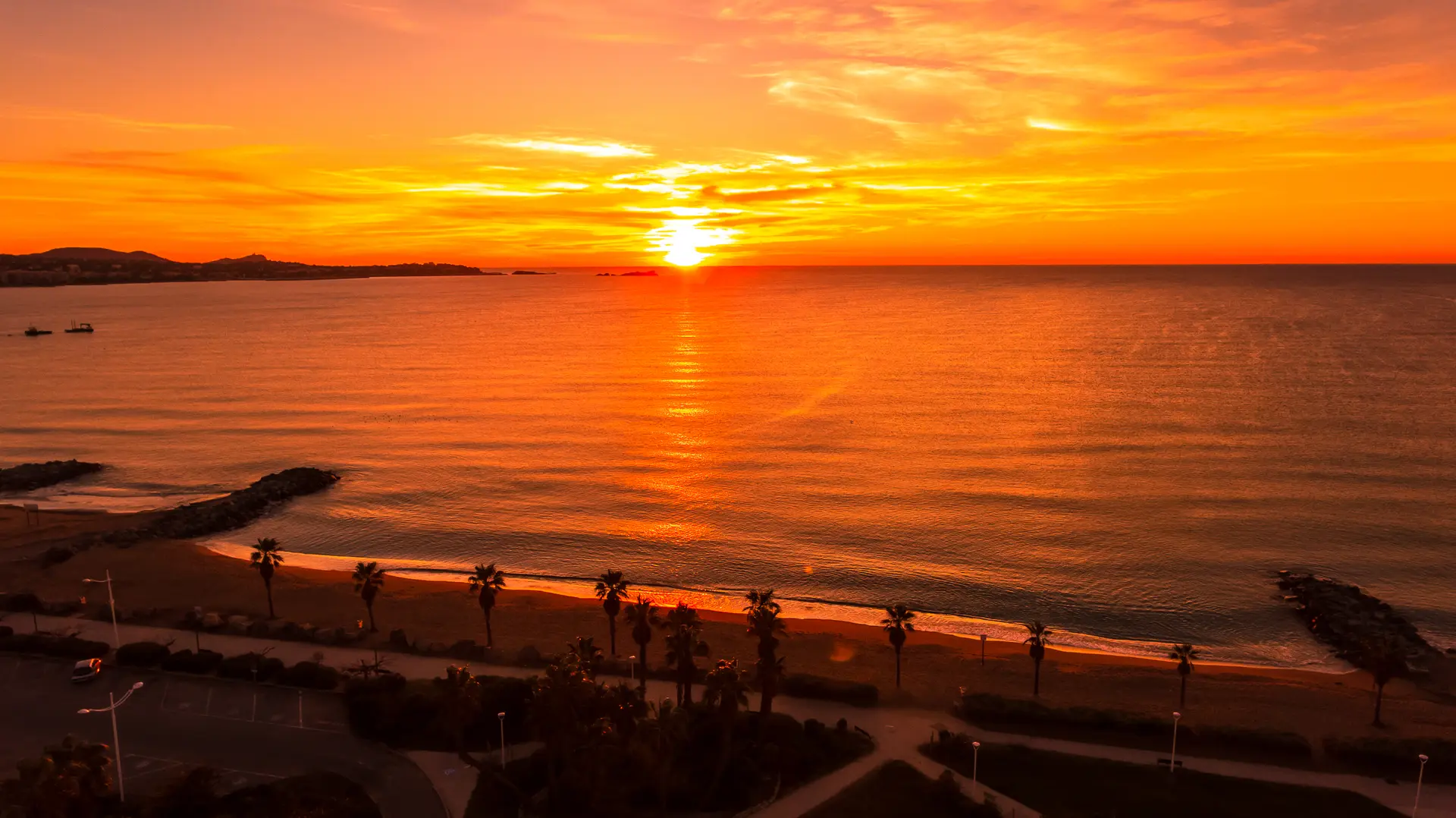 Plage de la Base Nature (Fréjus) | Provence-Alpes-Côte d'Azur Tourism