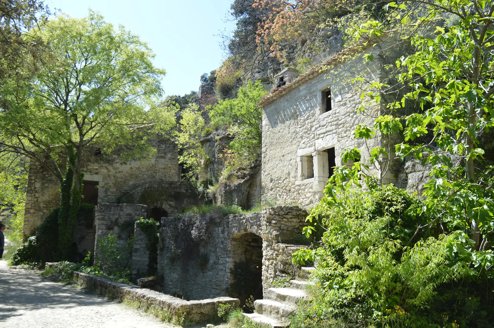Village troglodytique de Barry (Bollène) | Provence-Alpes-Côte d'Azur ...