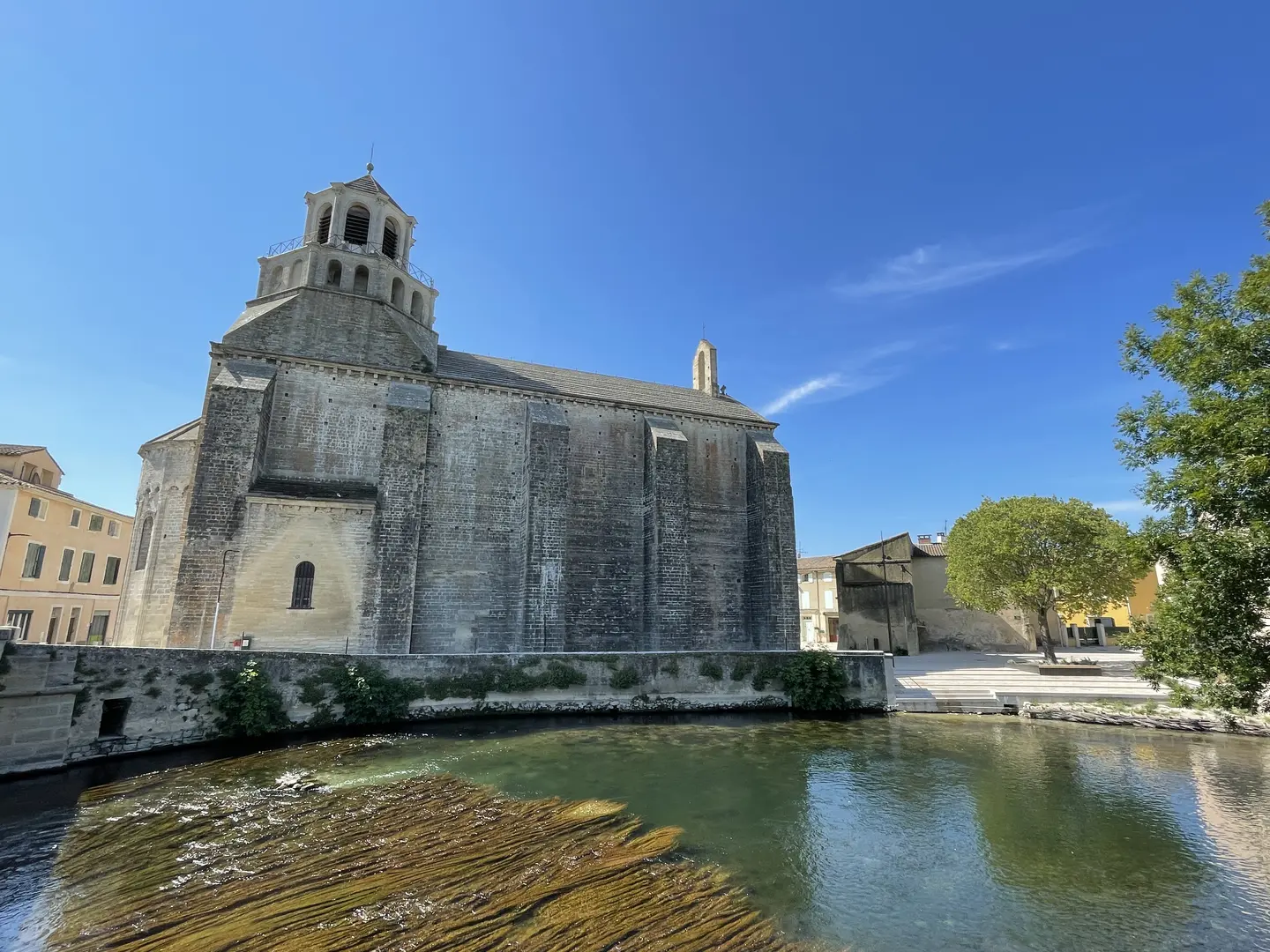 Église Notre-Dame-du-Lac (Le Thor) | Provence-Alpes-Côte d'Azur Tourisme