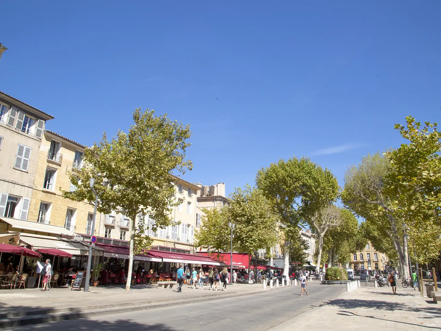 The Cours Mirabeau (Aix-en-Provence) | Provence-Alpes-Côte d'Azur Tourism