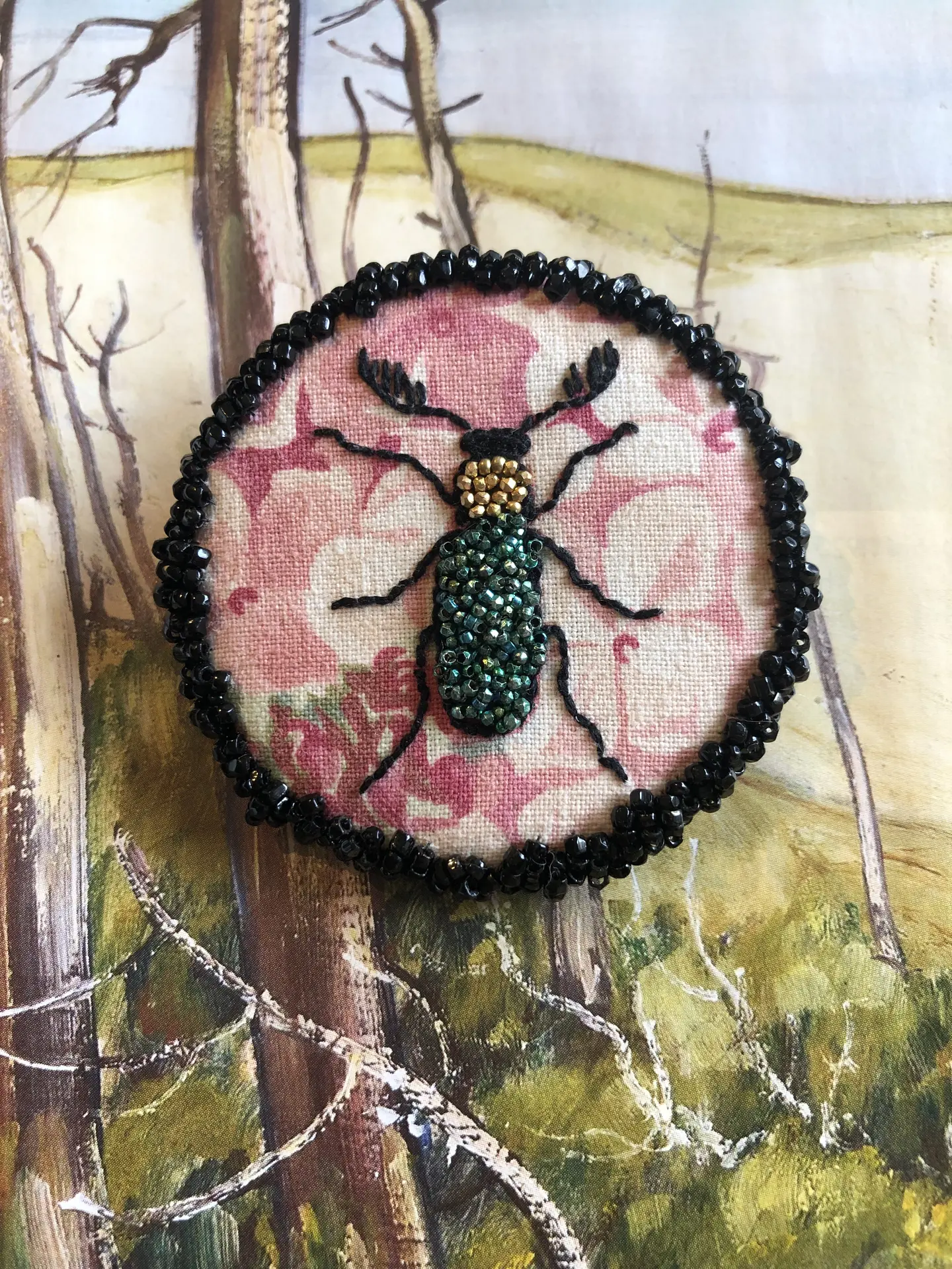 Stage de broderie – broche insecte (Audierne) | Bénodet