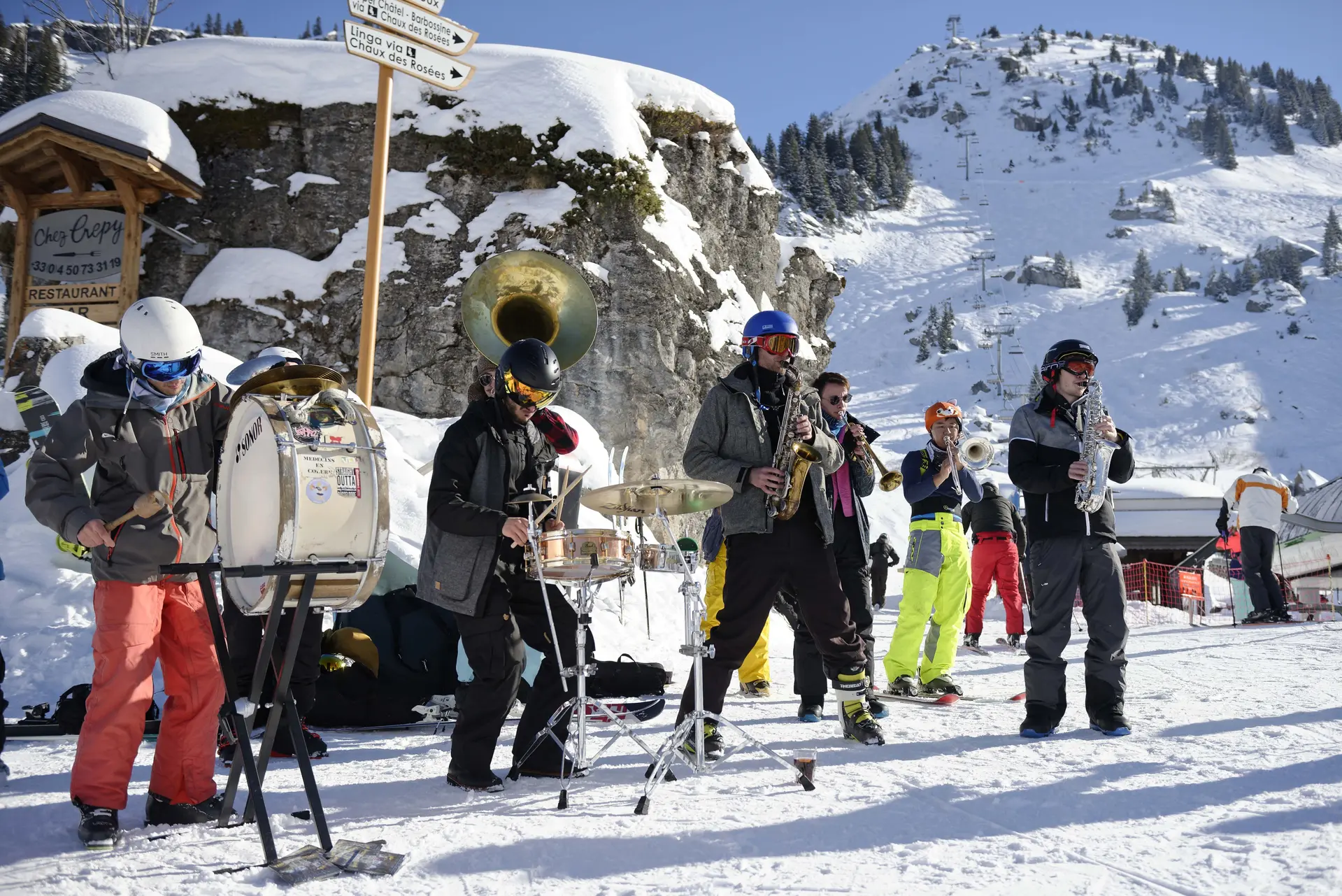 Animation musicale avec la Fanfare “Les boules de feu” (Châtel) | Haute ...