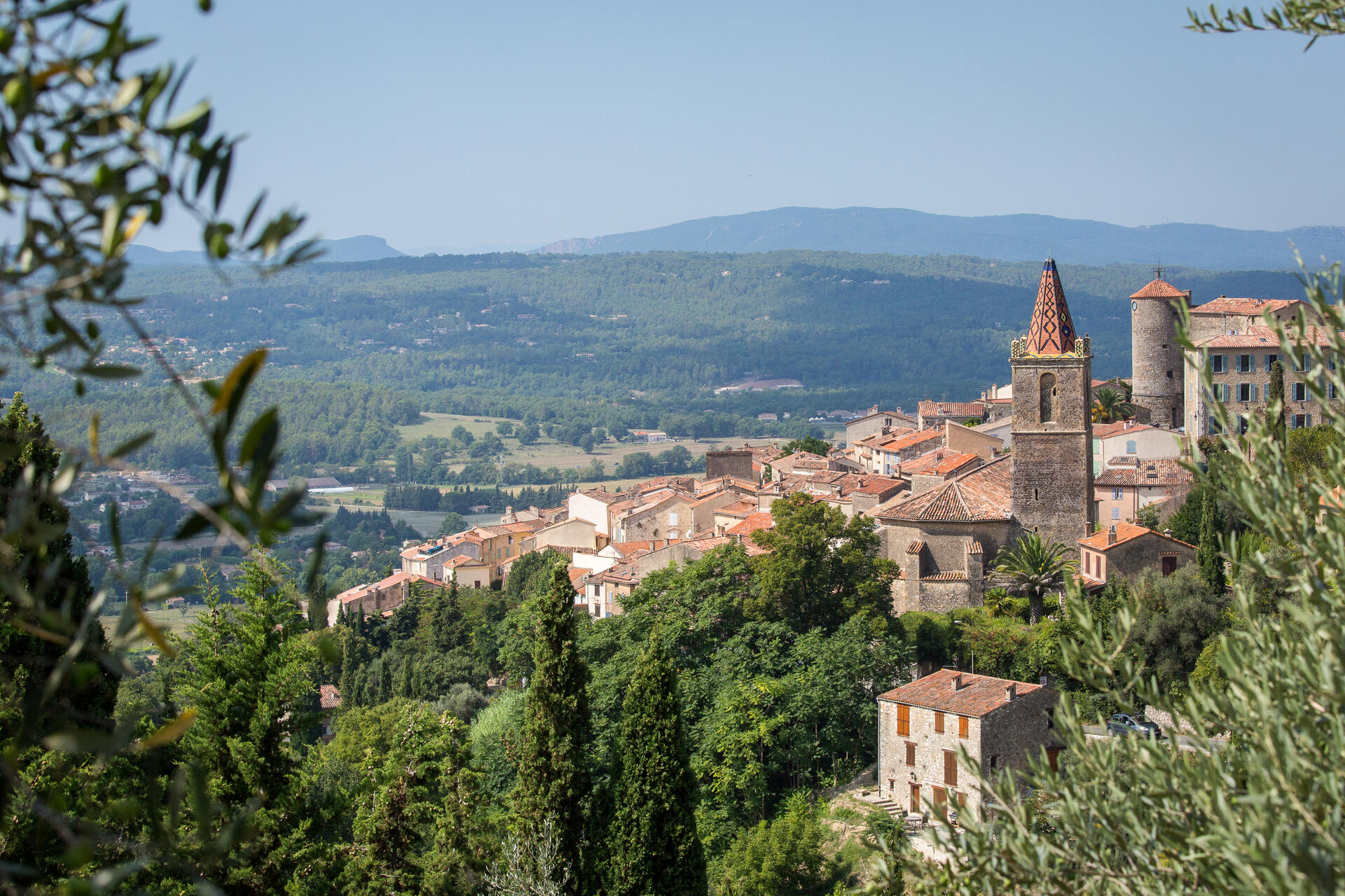 Visite commentée du village de Callian, labellisé « Village de ...