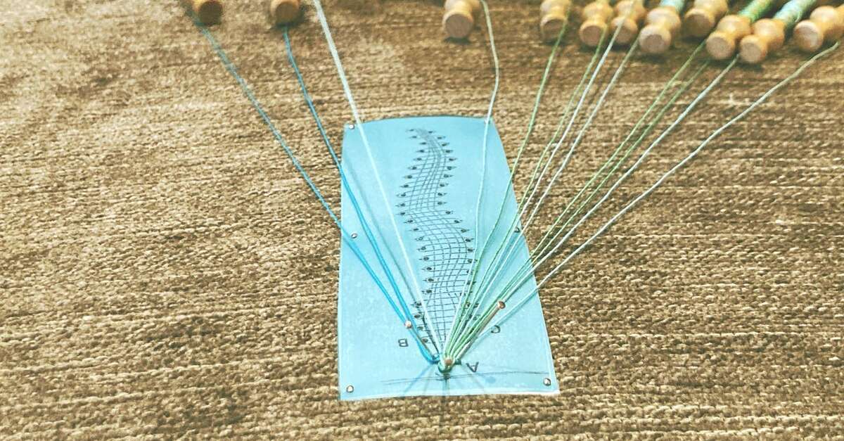 Initiation dentelle aux fuseaux (Locmaria) | Office de Tourisme de ...