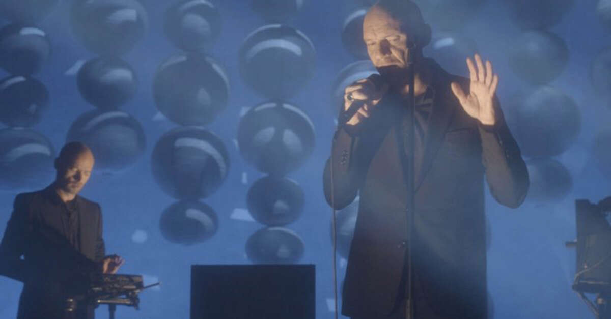 Concert filmé : Gaëtan Roussel "Re-play blessures" d'Alain Bashung ...