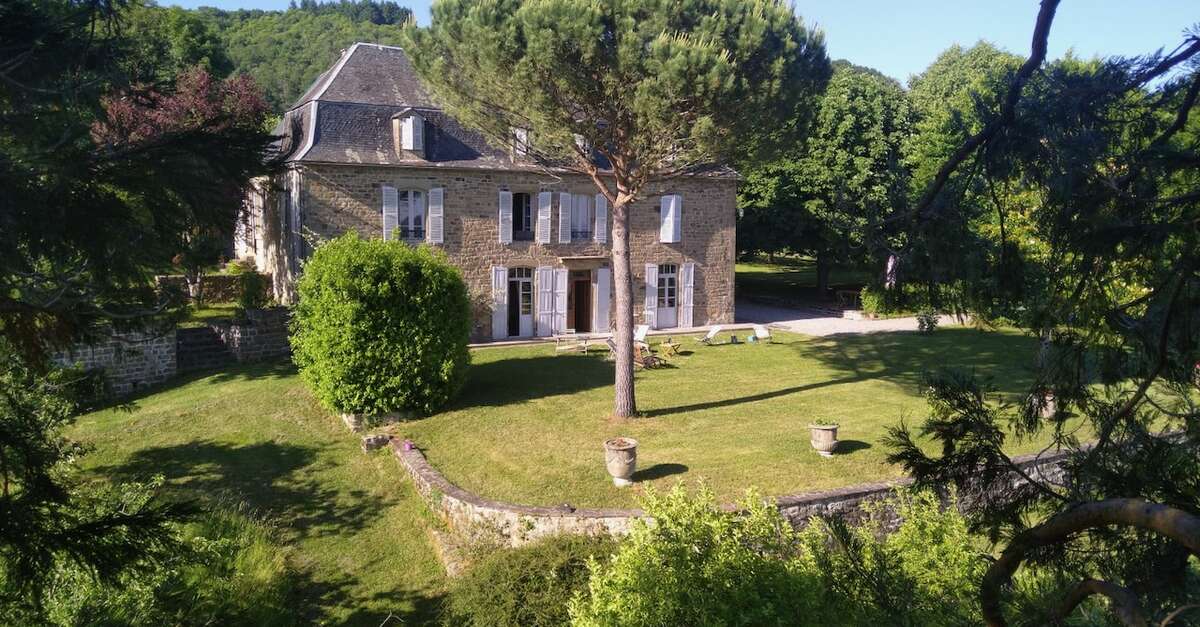 Château de Lallé (Tudeils) | Vallée de la Dordogne Tourisme ...