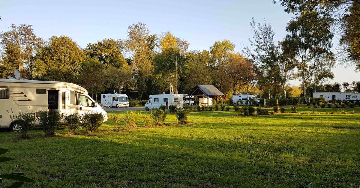 Aire camping-car park de Bazouges Cré sur Loir (Bazouges Cré sur Loir ...