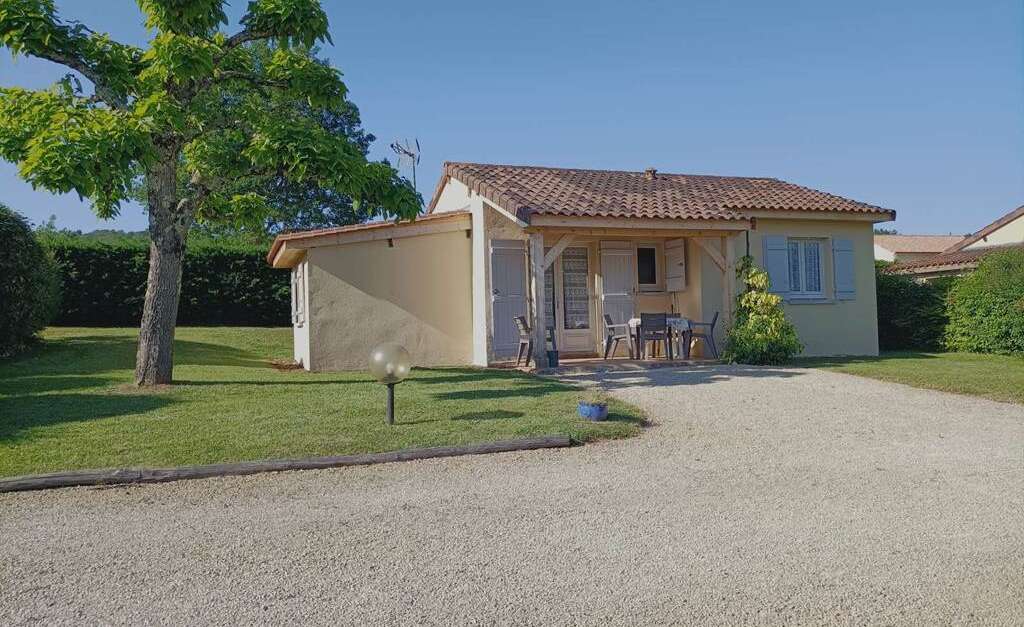 Village de Gîtes LE CHATENET, Gîte à Thonac (Thonac) | Villages de ...