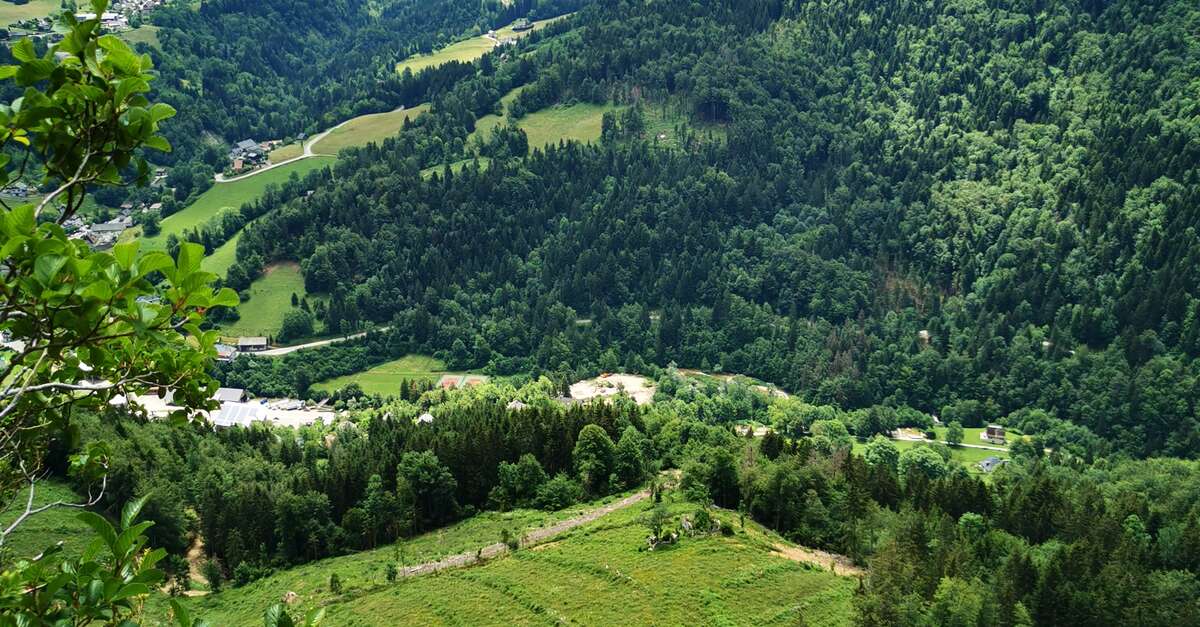 Via ferrata Roche Veyrand (Saint-Pierre-d’Entremont) | Site Officiel de ...