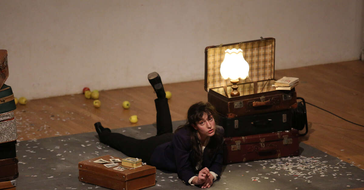 Spectacle Théâtral – La place – Annie Ernaux, Hugo Roux (Vandœuvre-lès ...