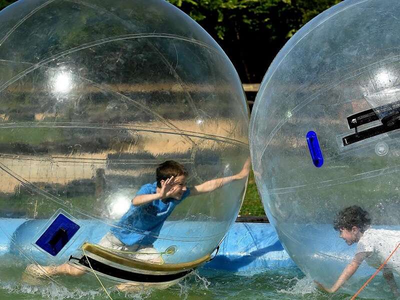 Les Water Ball des Petits Loupiots du Lac (Taupont) | Destination ...