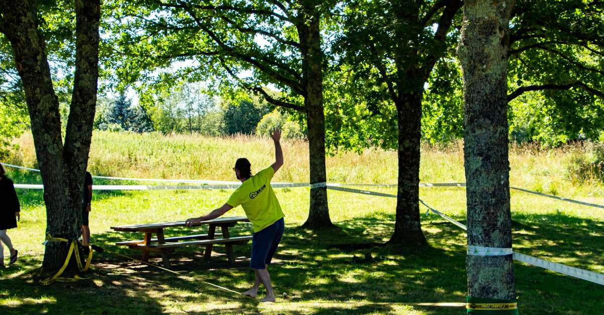 Slack-line, base de loisirs de Saint-Victurnien (Saint-victurnien ...