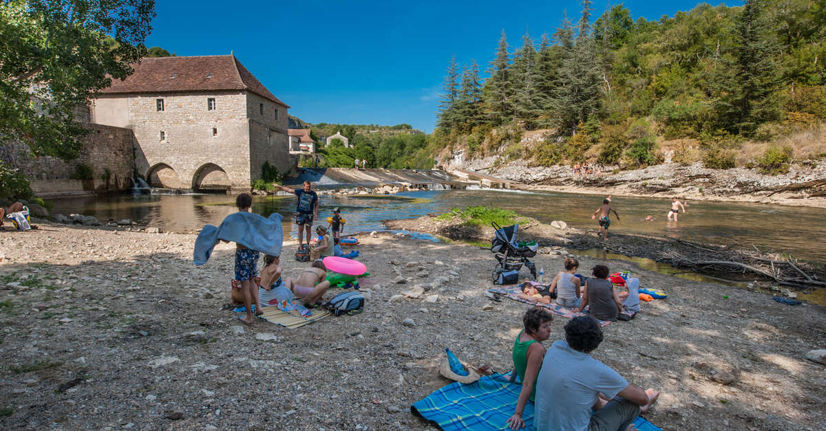 Baignade du moulin de Cabrerets dans la rivière Célé (Cabrerets ...