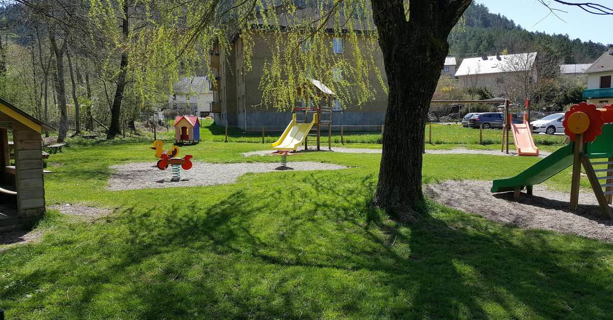 AIRE DE JEUX DE CHANAC (Chanac) | From Aubrac to the Gorges du Tarn