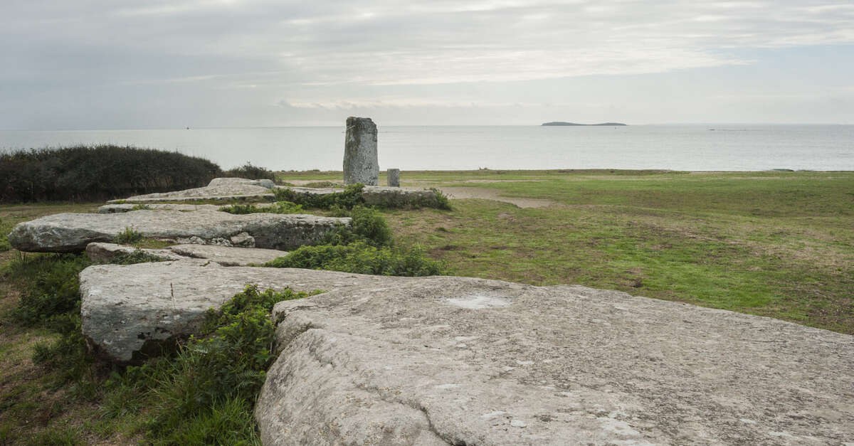 Dolmen des Pierres Plates (Locmariaquer) | Tourisme dans le Morbihan