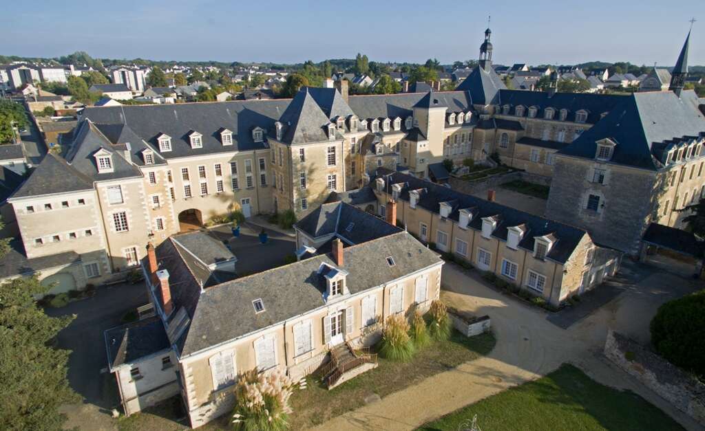 Hôtel-Dieu et Apothicairerie de Baugé (Baugé) | Vallée du Loir Tourisme