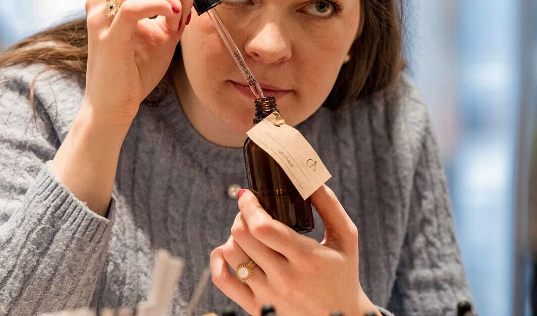 Atelier de création de parfum (Rouen) | La Normandie Impressionnante ...