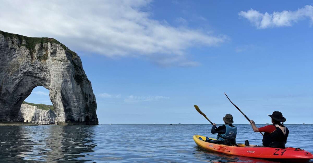 Voiles et Galets d’Étretat (Étretat) | La Normandie Impressionnante ...