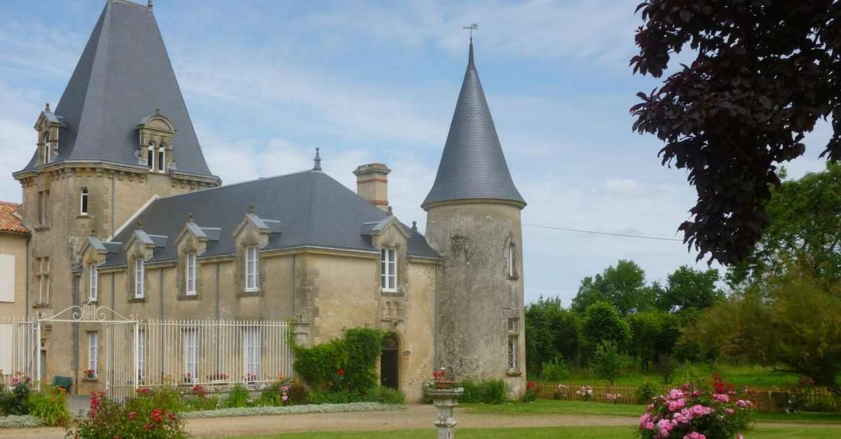 Château de Sérigny (Foussais-Payré) | Pays de Fontenay-Vendée Tourist ...