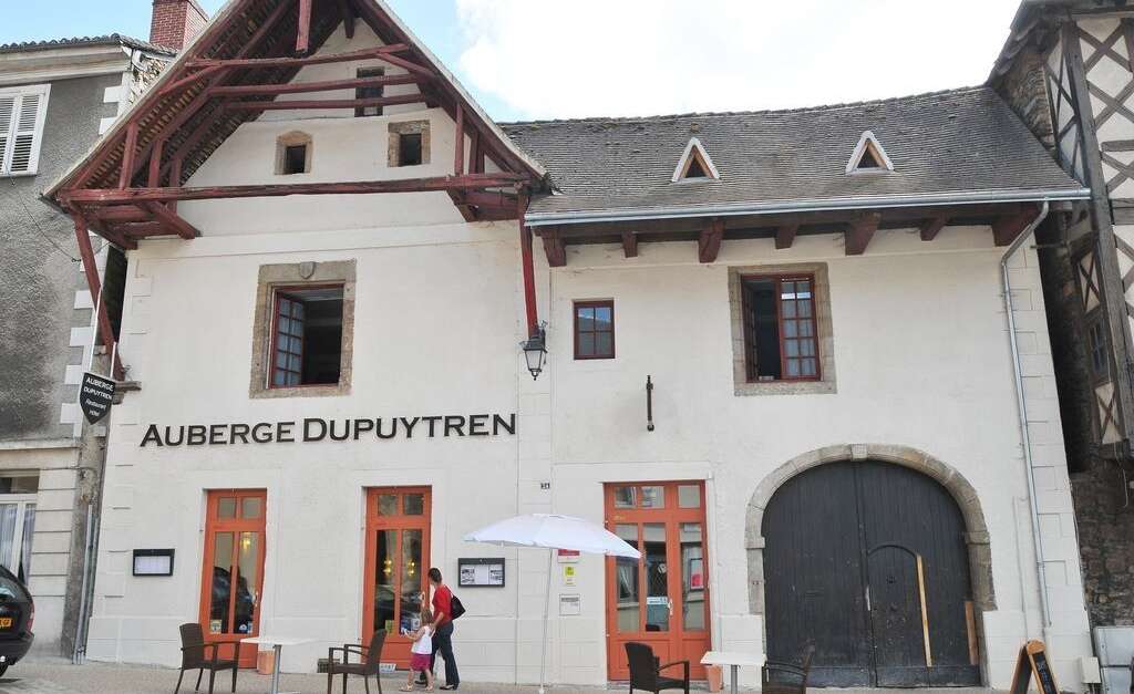 Hôtel Restaurant Auberge Dupuytren (Pierre-buffiere, Pierre-Buffière ...