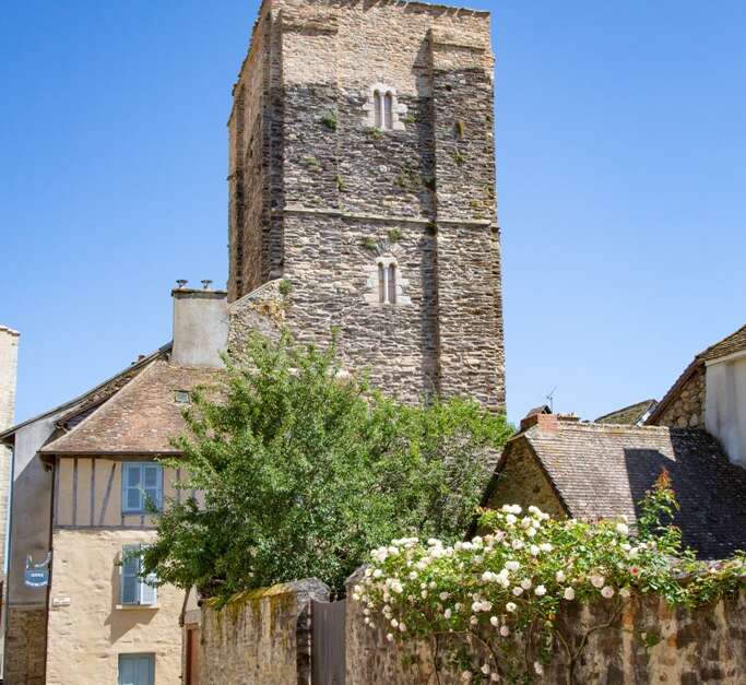 Tour du Plô (Saint-yrieix-la-perche) | Limousin - Nouveaux Horizons
