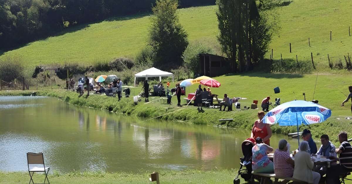 Fishing pond : Saint-Pierre-des-Ifs (Saint-Pierre-des-Ifs) | Authentic ...