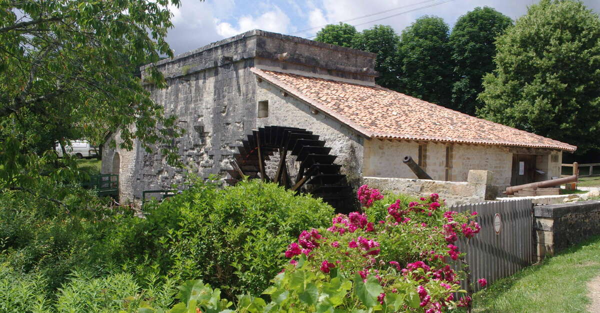 Forgeneuve à Javerlhac-et-La-Chapelle-Saint-Robert (Javerlhac-et-la ...