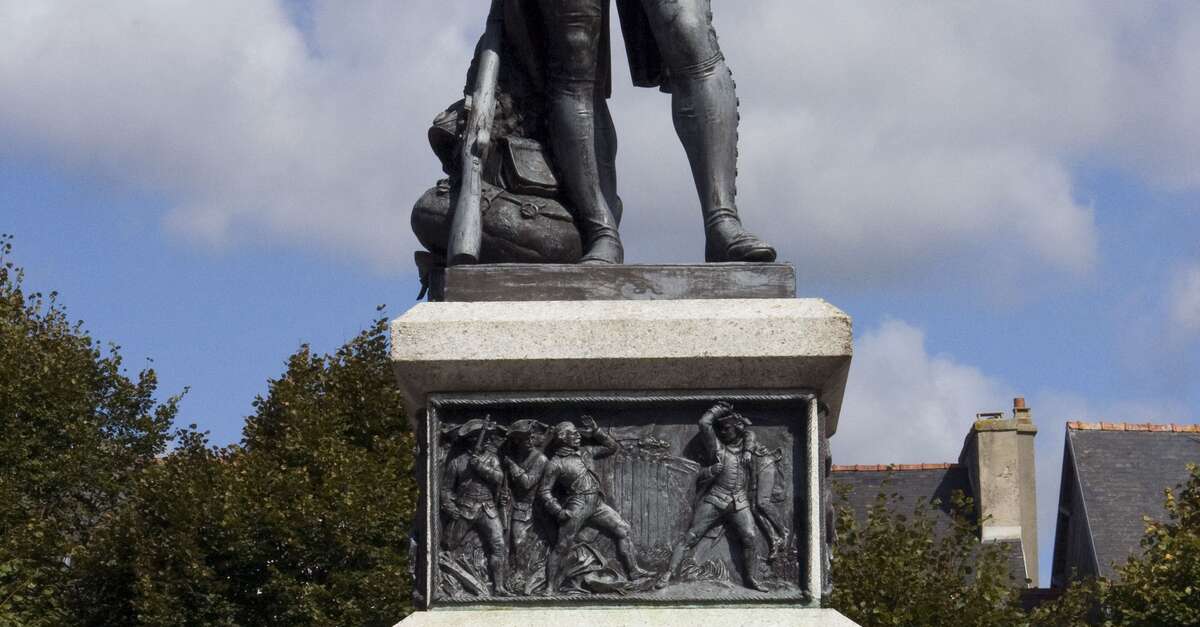 Statue de la Tour d’Auvergne (Carhaix-Plouguer)