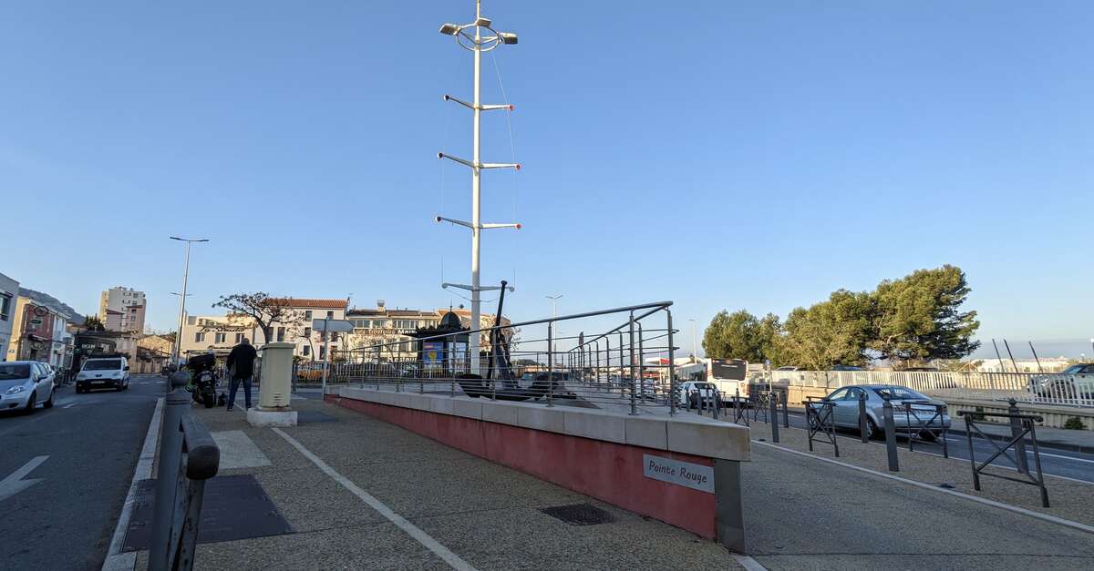 A stroll between land and sea at Pointe-Rouge (Marseille 8ème ...