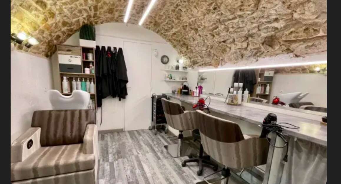 Emily’s Corner Hair Salon (Castellar) | Côte d’Azur France / French Riviera