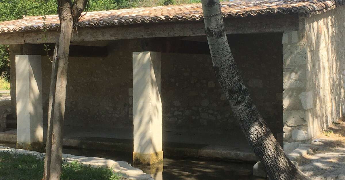 Lavoir du Lauron des femmes (Mollégès) | Provence-Alpes-Côte d'Azur Tourism