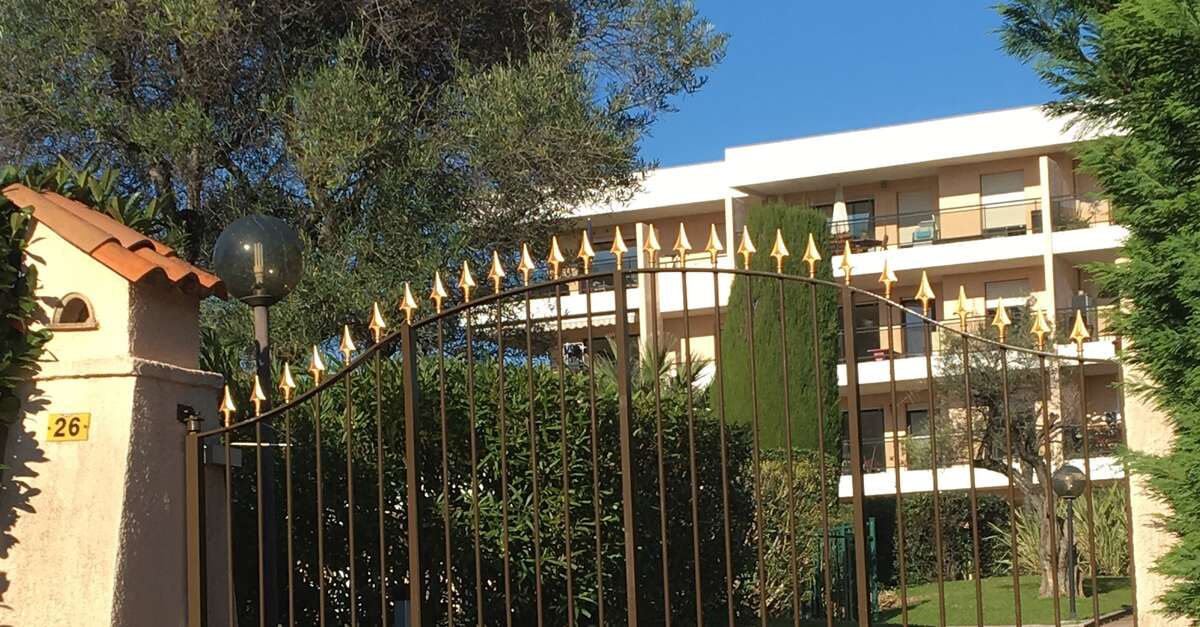 Meublé Studio Maria LOPES Brilha (Juan les Pins) | Côte d’Azur France ...