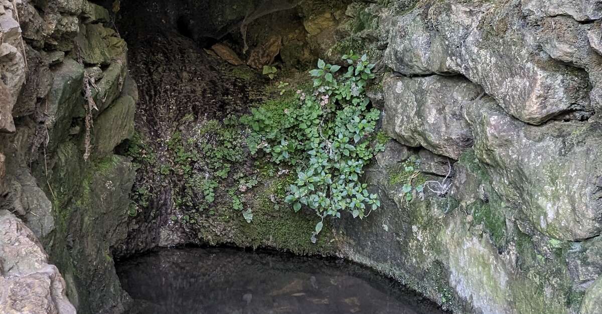 A hike throughout Voire fountain and dead man summit (Marseille 9ème ...