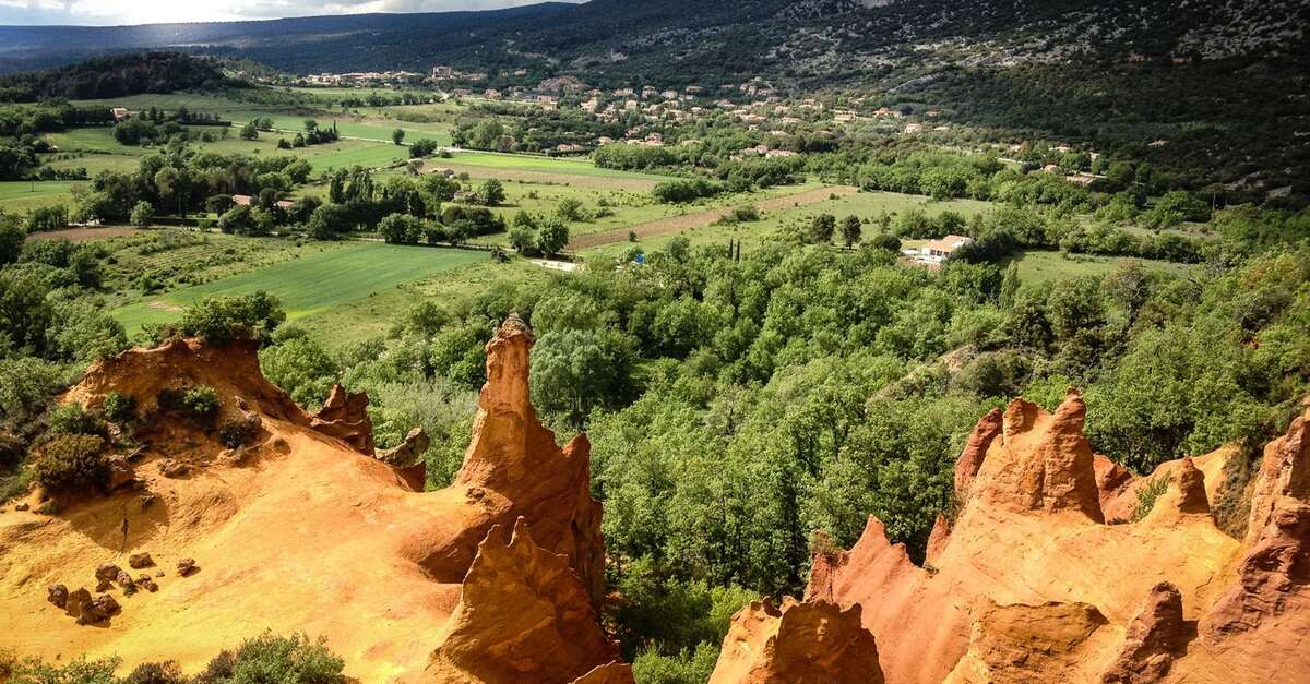 The Provençal Colorado (Rustrel) | Provence-Alpes-Côte d'Azur Tourism