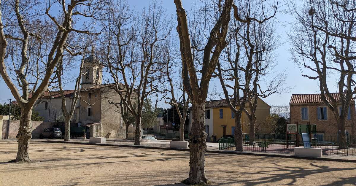 Hiking through the countryside, east of Marseille (Marseille 11ème ...