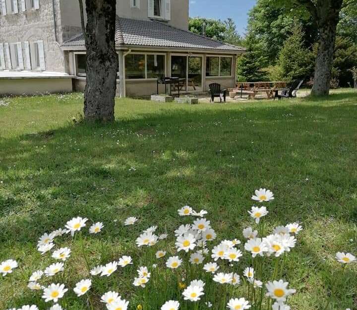Gîte Un Abri pour nos têtes (Le Chambon-sur-Lignon) | Office de ...