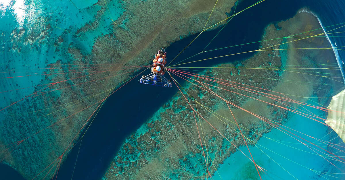 Two-seater paramotor flight of 45 min – Vertical Lagon (Bourail) | New ...