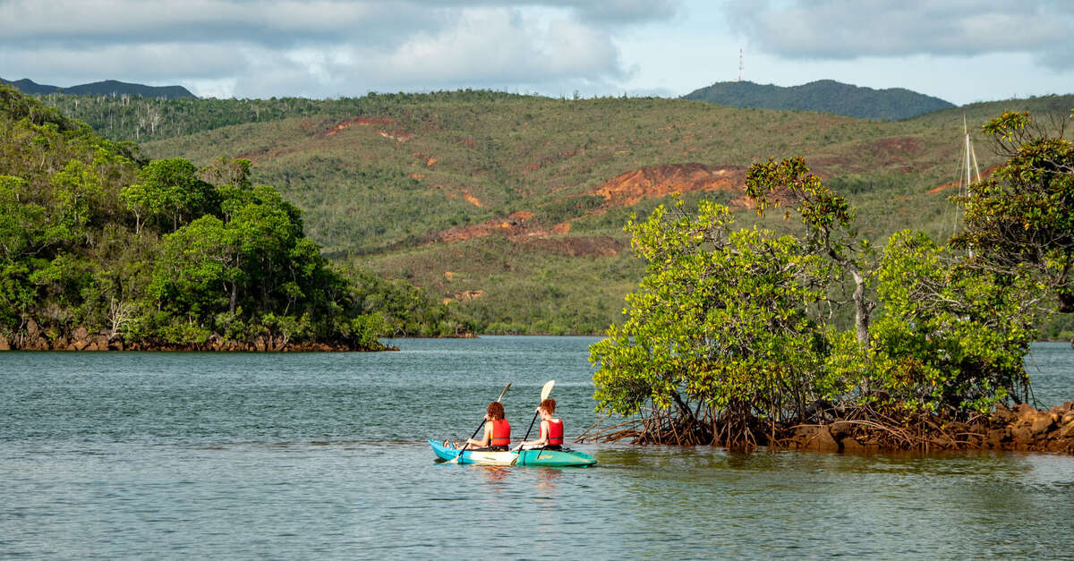 Discovery of the Hot Springs of Prony by Sea Kayak – Aventure Pulsion ...